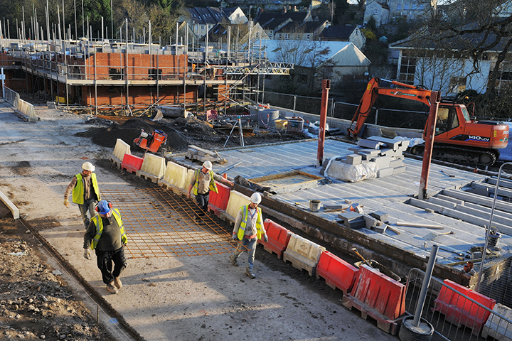 Construction workload rises but optimism falls - Builders Merchants ...